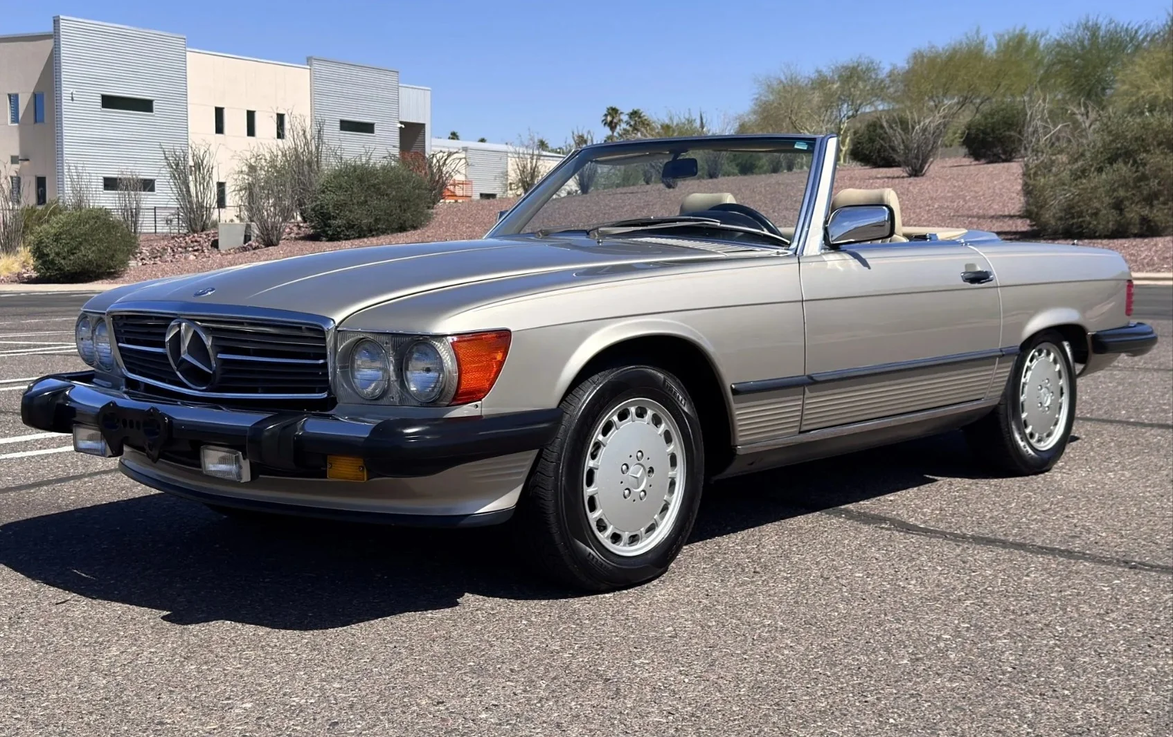 1989 Mercedes-Benz 560 SL for Sale | duPont REGISTRY